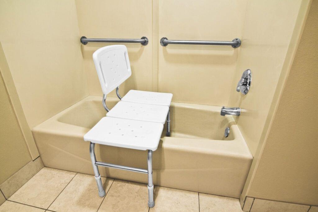 Choosing A Tub Transfer Bench: A Caregiver’s Checklist | Trualta