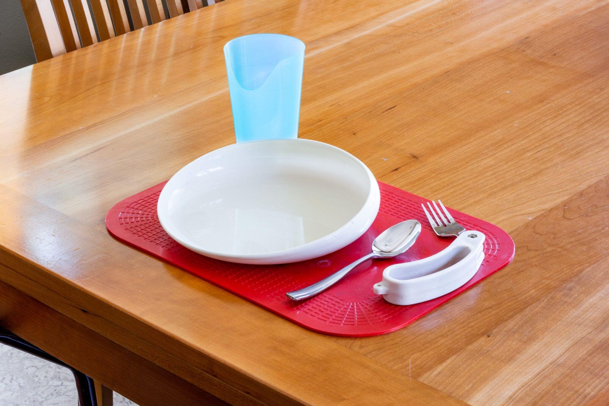 Making Mealtime Easier: Benefits Of A Scoop Plate | Trualta