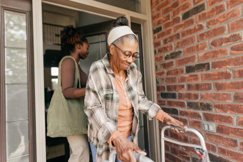 Caregiver Training To Help With Bathing | Trualta