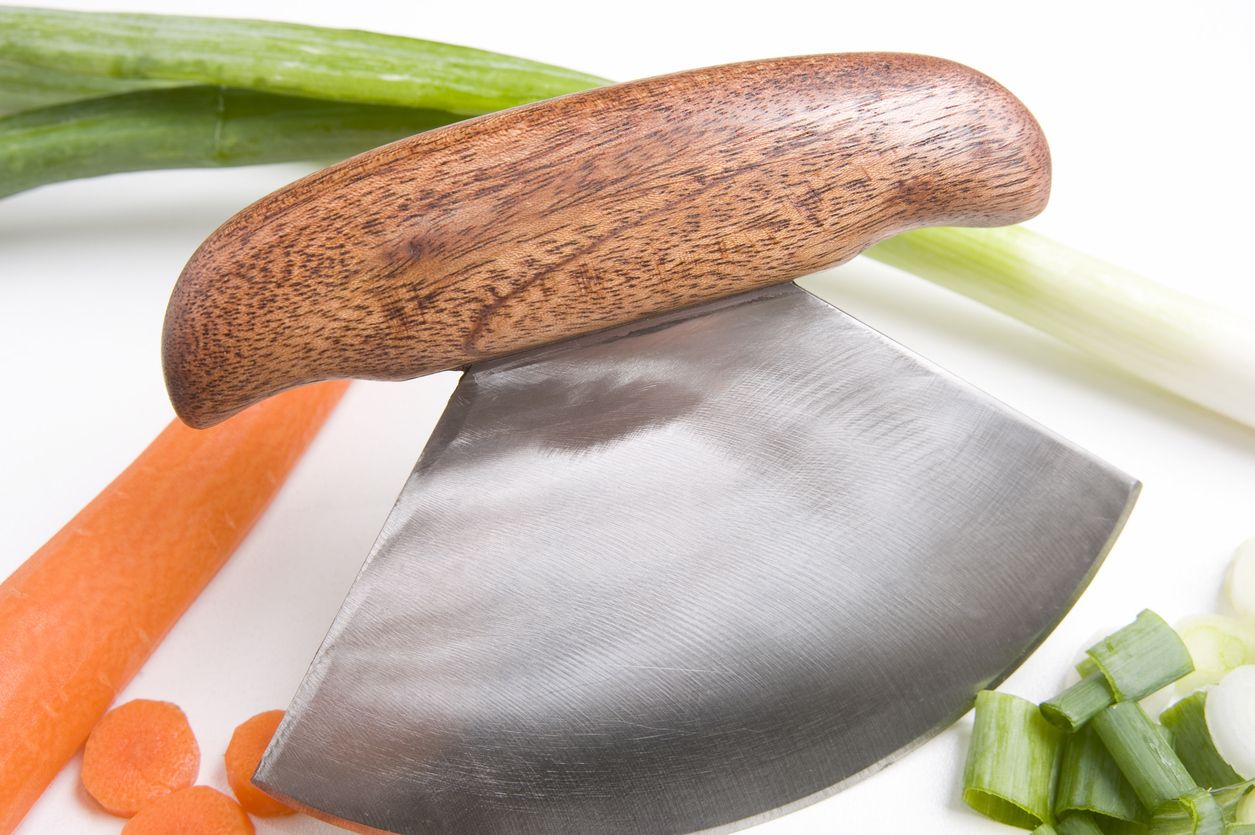 How A Rocker Knife Makes Mealtime Easier | Trualta