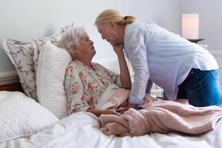 10 Signs Death Is Near: Dementia Caregiver Guide | Trualta