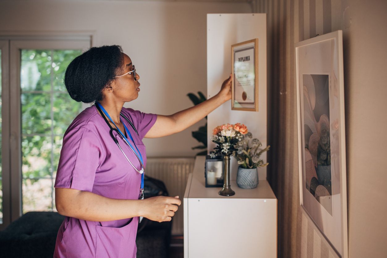 How To Become A Caregiver: Steps, Skills & Training | Trualta
