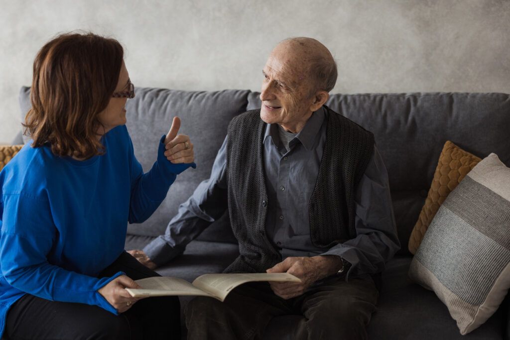 How To Communicate With Dementia Patients | Trualta
